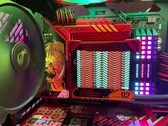 ASUS、『EVA-02 Edition』で組んだPCを展示。エヴァのアスカと2号機をあしらったコラボPCパーツ | ニッチなPCゲーマーの環境構築Z
