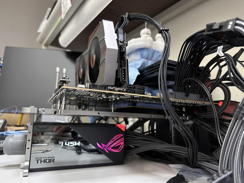 Ryzen Threadripper PRO 7995WXを液体窒素でOCするとどうなるの？とんでもないCinebench R23スコアが出る ...